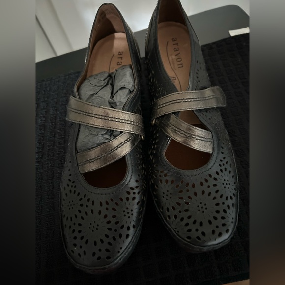 Aravon | Shoes | New Aravon By New Balance Leather Flexmoc Mary Jane ...